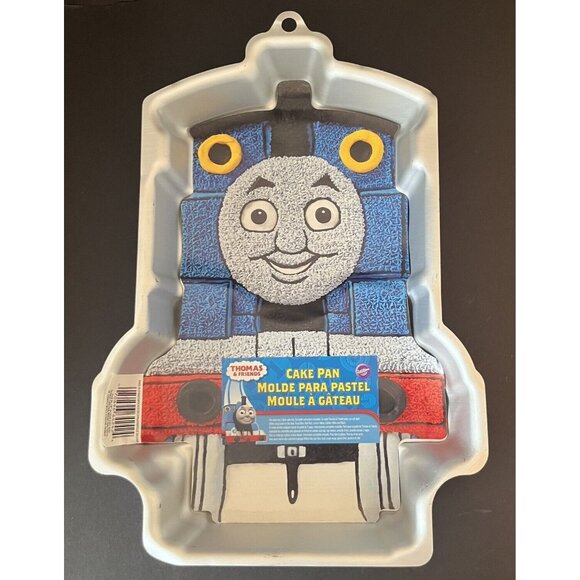 Wilton | Kitchen | New Wilton Thomas The Tank Engine Friends Train Cake ...
